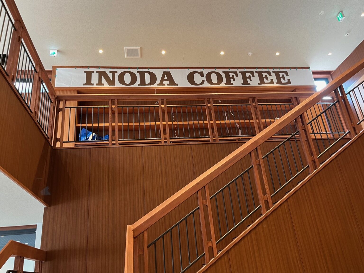 店内 – イノダコーヒ 三条店 リニューアルオープン